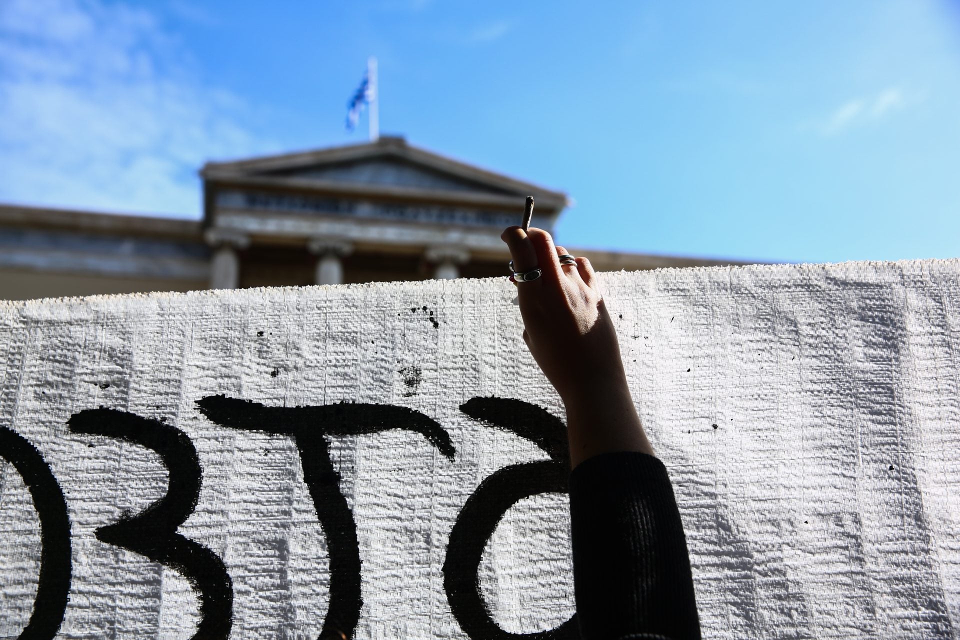 Μικροένταση έξω από το Πολυτεχνείο